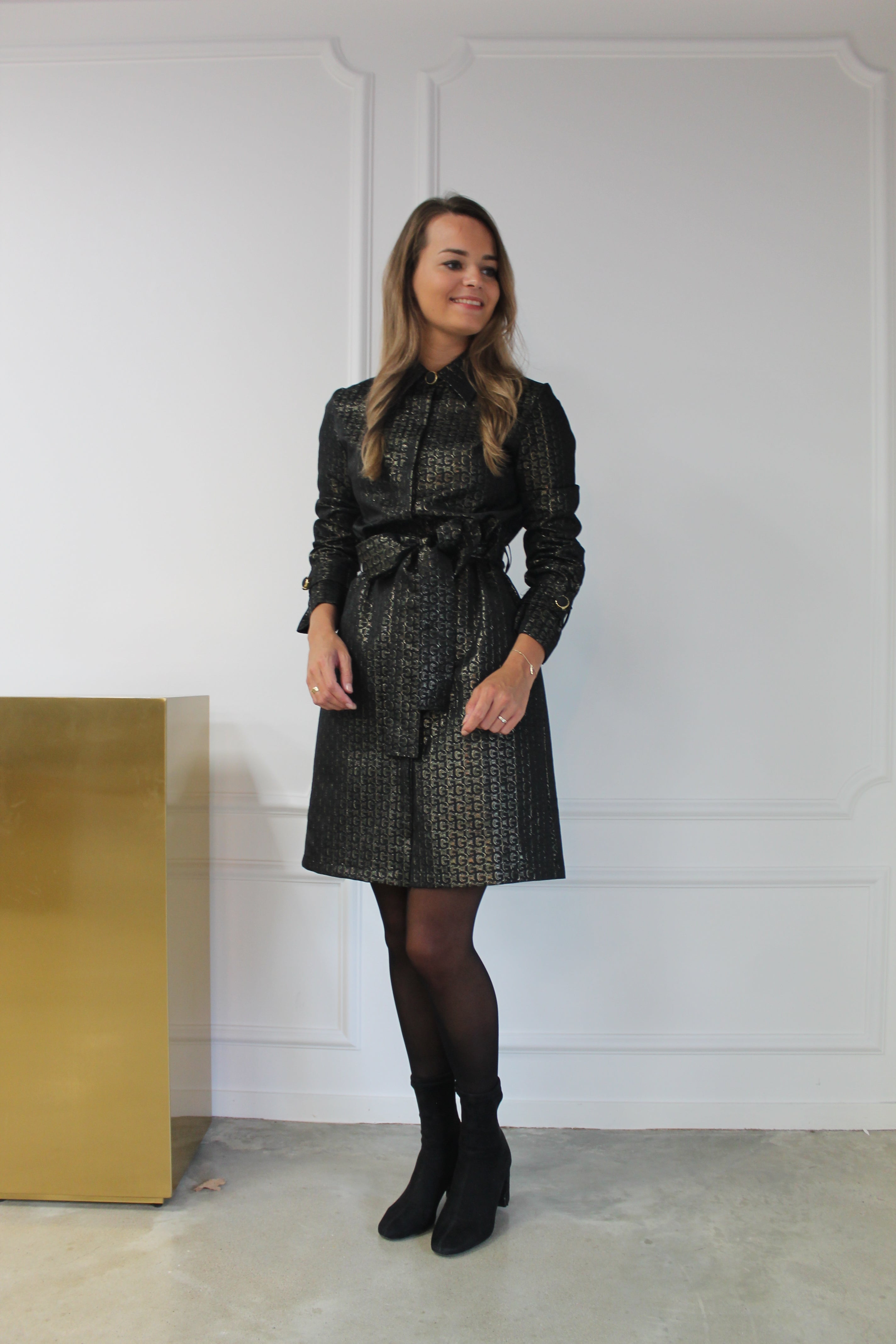 Dress joyce IN-JO-2023 Black/gold – Village Collection