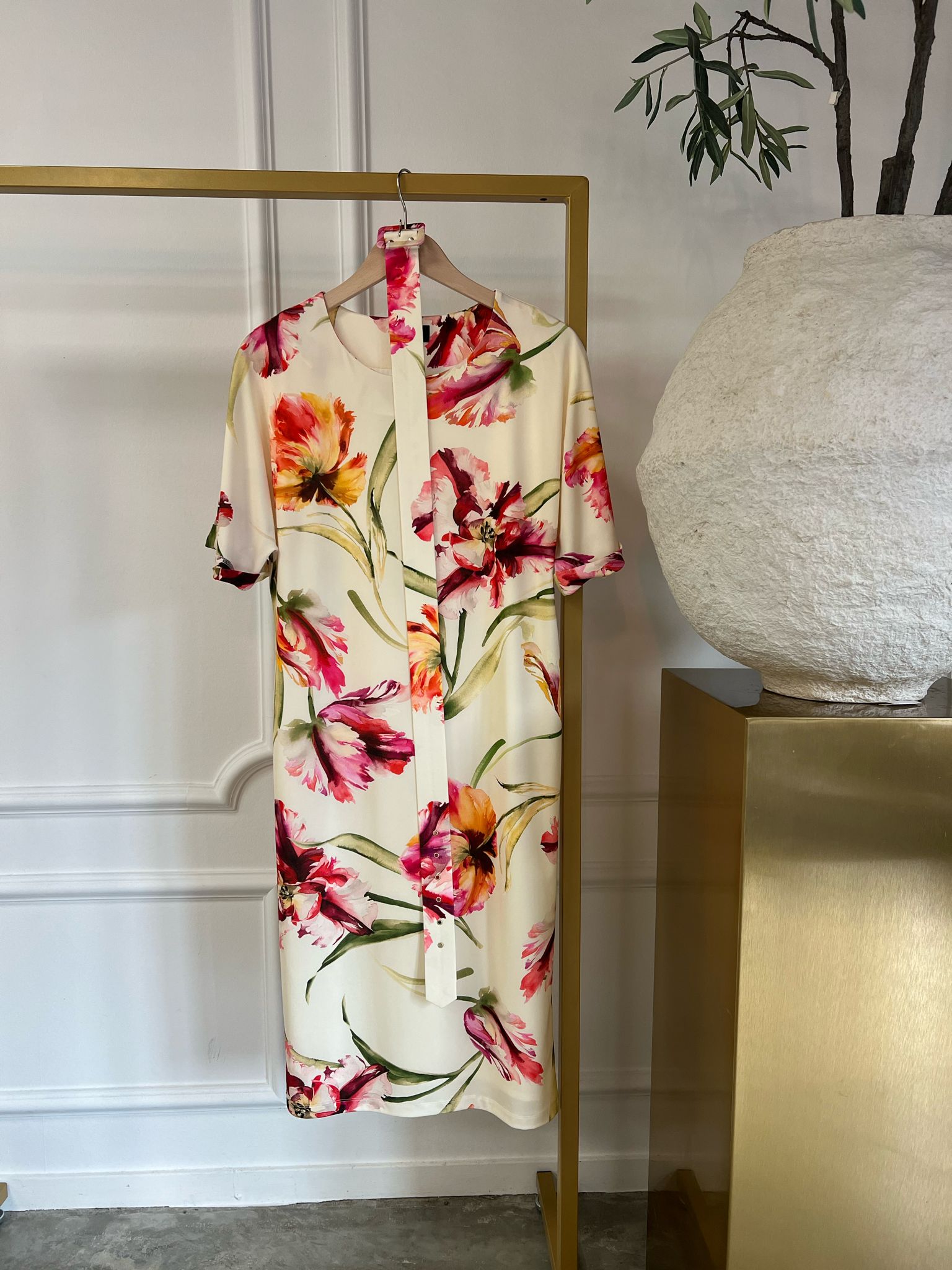 Jurk mara mara-24 Bloem fuchsia – Village Collection